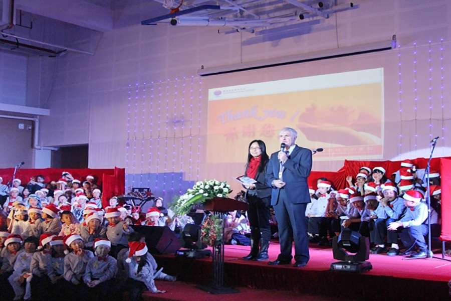 YWIES Guangzhou Successfully Holds the First Christmas Concert